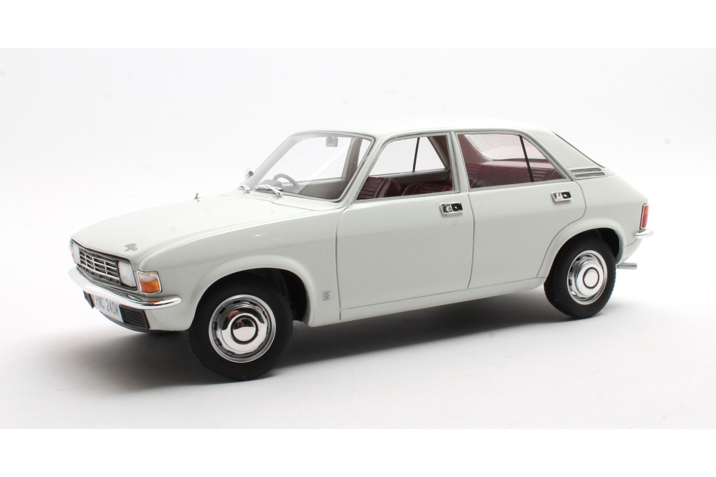 Austin Allegro (1973) - white 1:18 – Thomas Langejürgen
