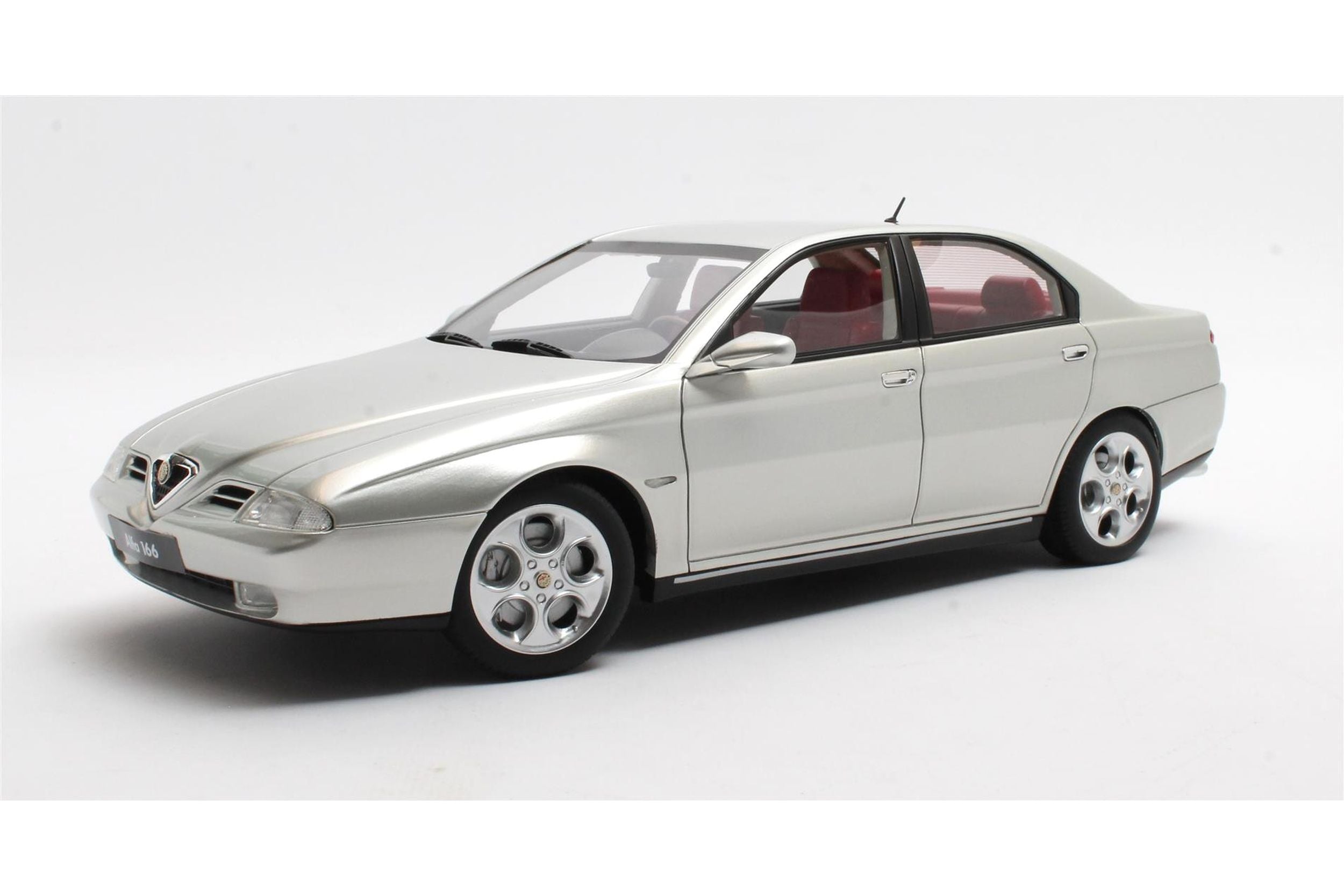 Alfa Romeo 166 Super 3.0 (1998-2002) - Silver metallic 1:18 – Thomas ...