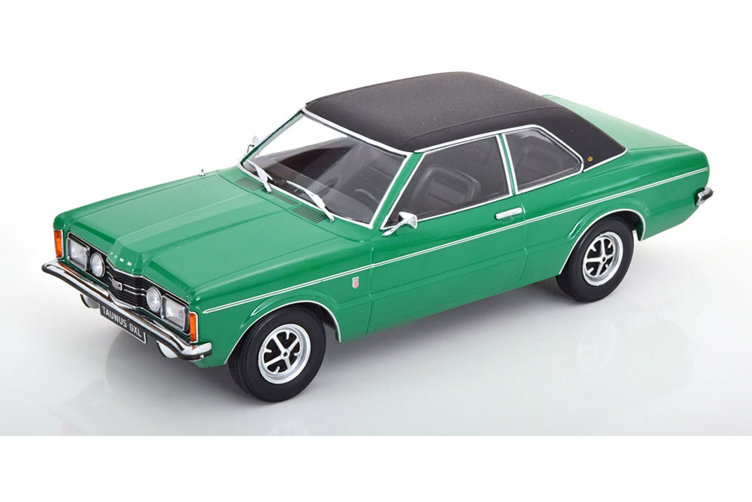 Ford Taunus GXL Sedan (1971) - green/mattblack 1:18 – Thomas Langejürgen