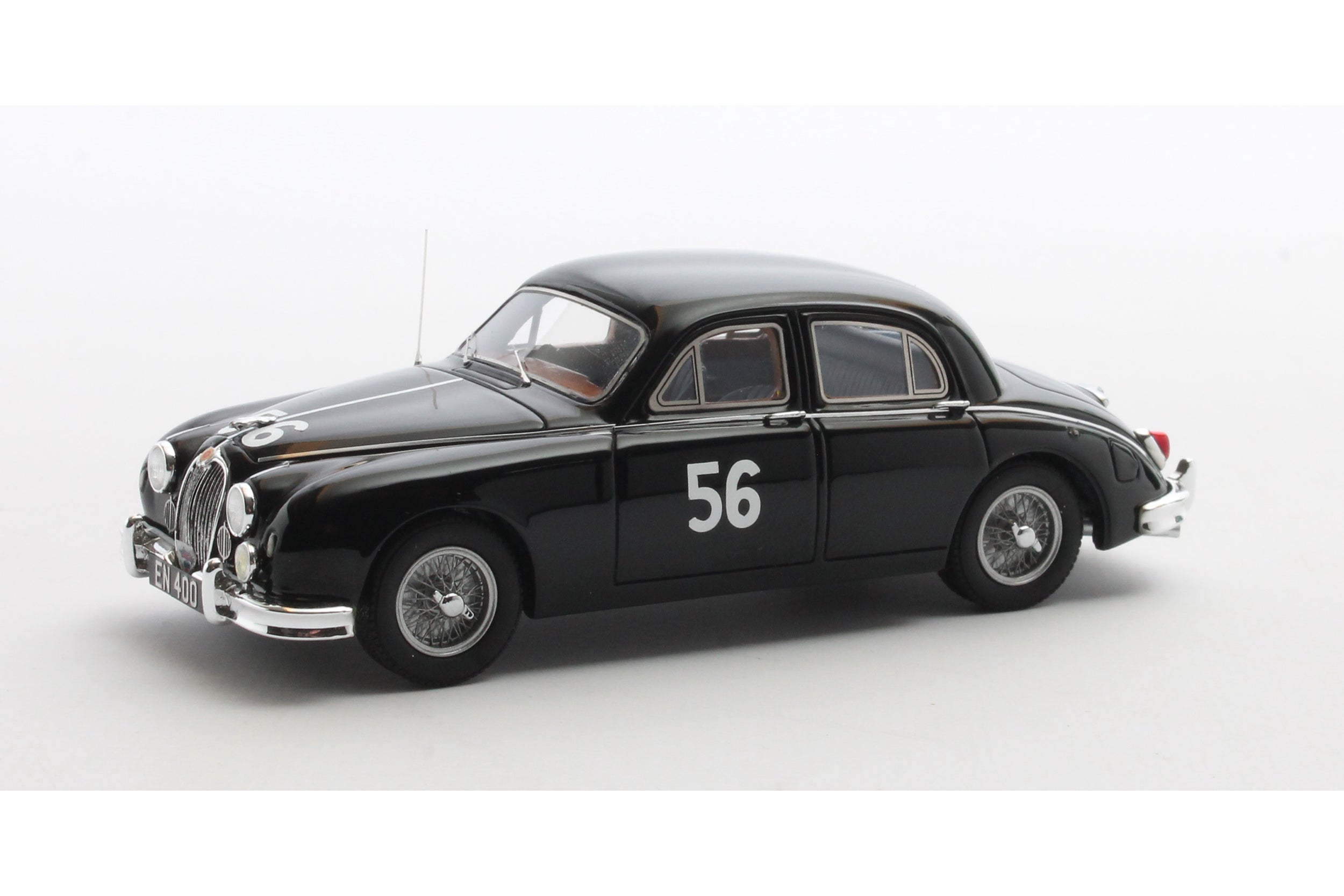Jaguar 3.4 #56 Winner 1h Snetterton 1958 - Tommy Sopwith 1:43 – Thomas ...