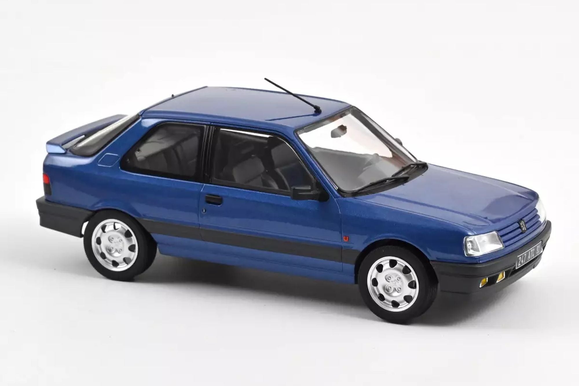 Peugeot 309 GTi 16 1991 - Miami blue 1:18 – Thomas Langejürgen
